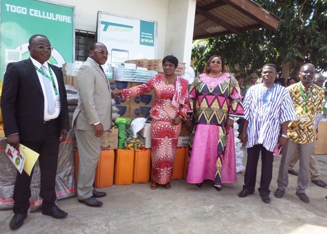 DES FOURNITURES SCOLAIRES A L’AGENCE DE SOLIDARITE NATIONAL PAR LA ...
